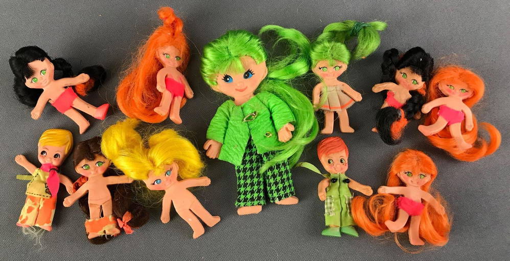 Group Of 11 Flatsy Dolls