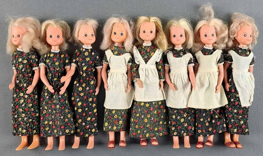 Group Of 8 Sunshine Family Mom Dolls