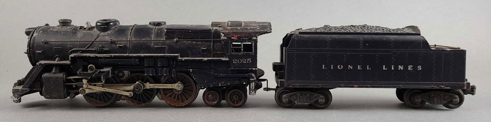 Lionel O Gauge #2025 Locomotive Engine And Tender