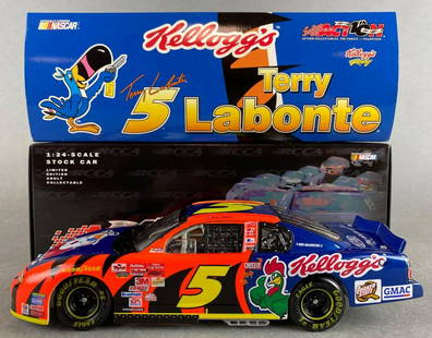 2002 Terry Labonte #5 Kellogs Chase The Race 1:24 Diecast Car