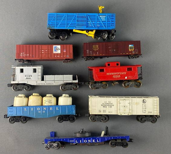 Group Of 8 Assorted O Scale Train Cars
