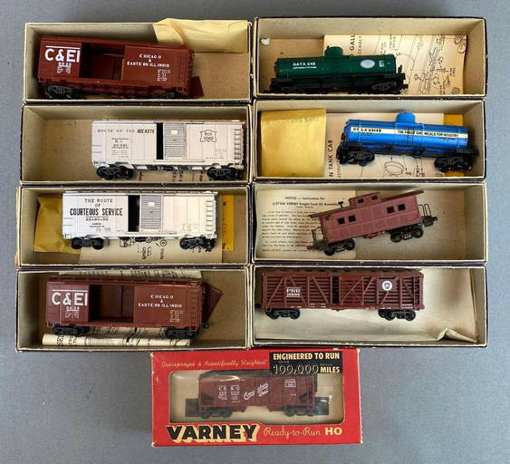 Group Of 9 Varney Ho Scale Train Cars