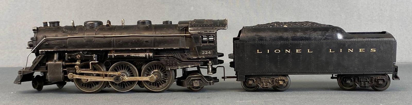 Lionel O Scale No. 224 Steam Locomotive With Tender