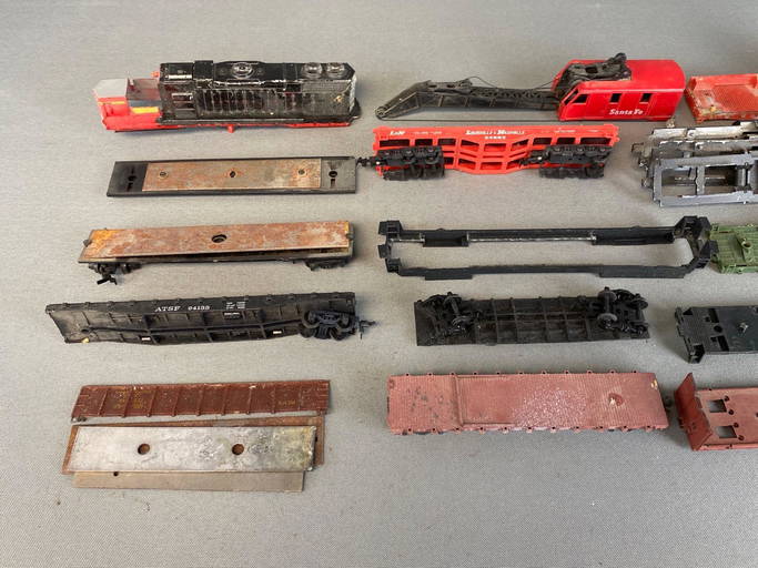 Group of 15+ Assorted HO Scale Train Car Pieces (#1049) on Jan 28, 2023 ...