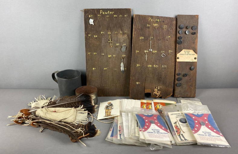 Group Of 50+ Assorted American Revolution Buttons And More