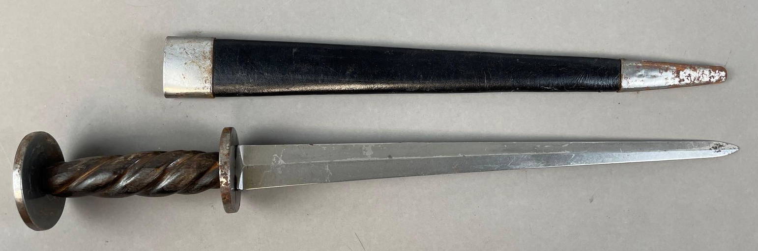 Museum Replicas Ltd Dagger With Sheath