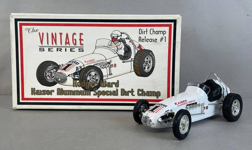 Matthew Bullock Auctioneers - Online Only - Die-Cast Collector Toy Auction