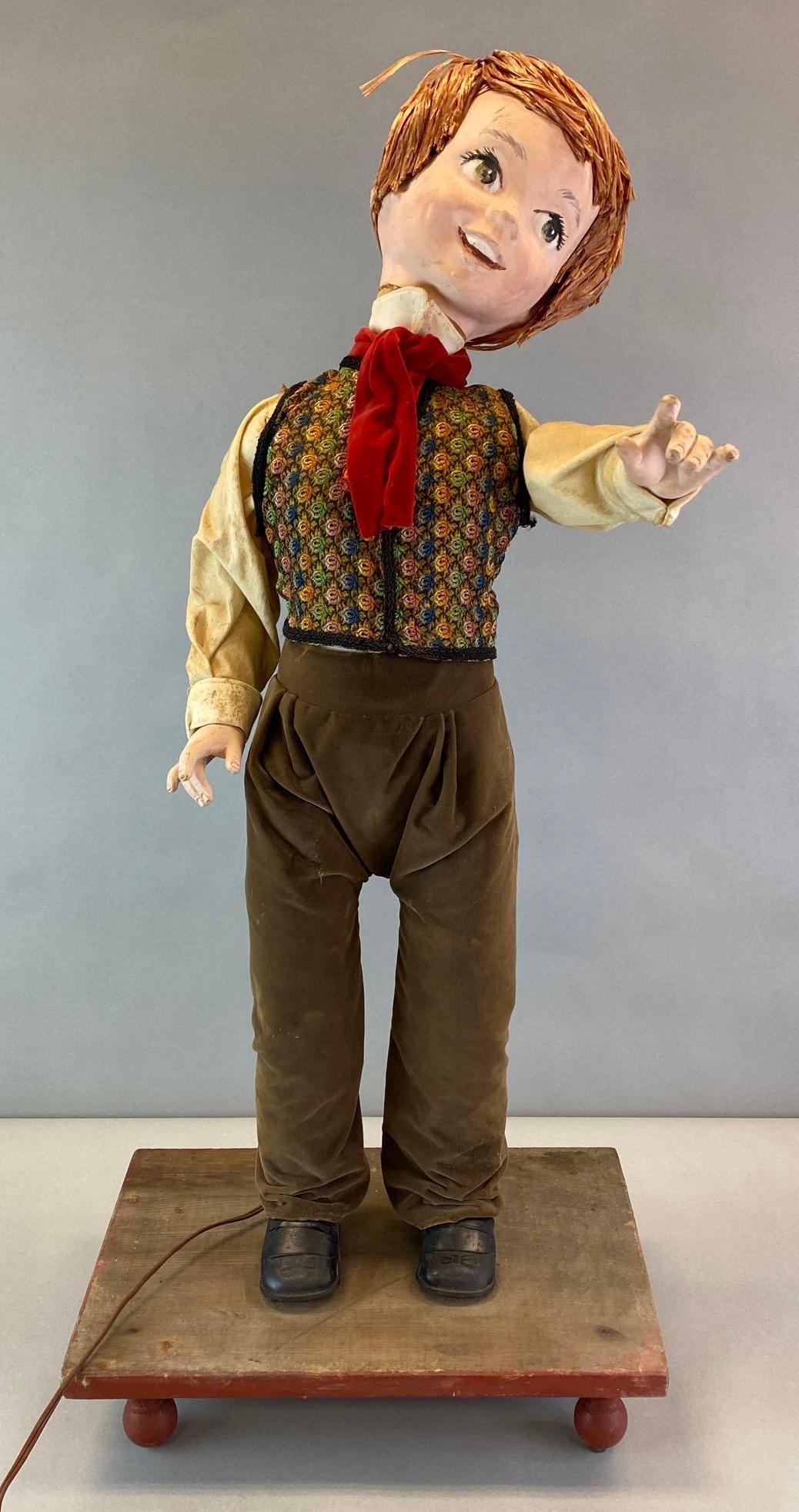 Animatronic General Store Window Display Child Auction