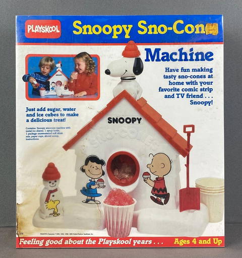 Vintage Playskool Peanuts Snoopy Sno Cone Machine