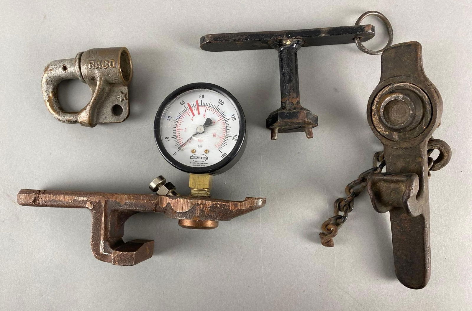 Group Of 4 Vintage Cast Metal Railroad Items Auction