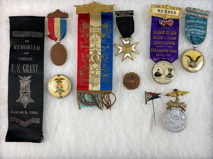 Group Of 10 Assorted Gar Badges And Pins