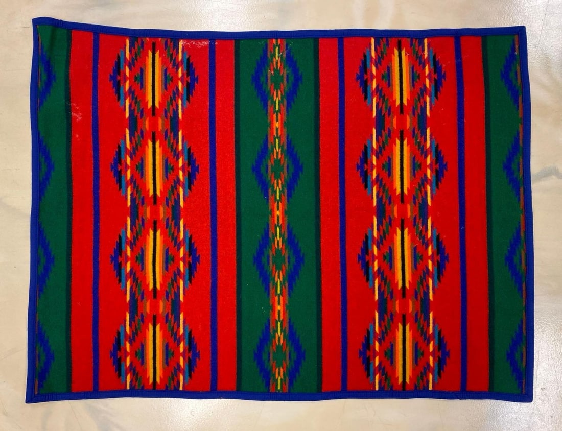 Pendleton Woolen Mills Beaver State Native American Style Blanket Auction