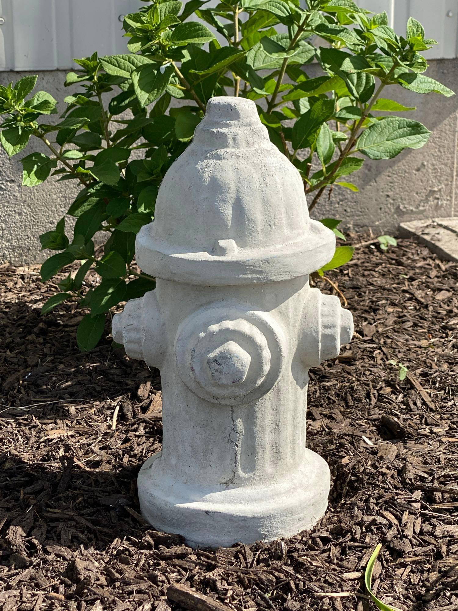 Concrete Mold Fire Hydrant Lawn Art Statue Auction