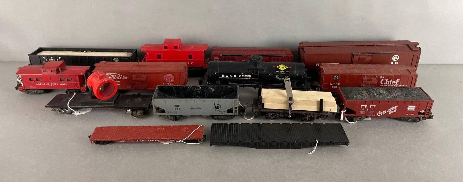Group Of O Scale Train Cars Auction