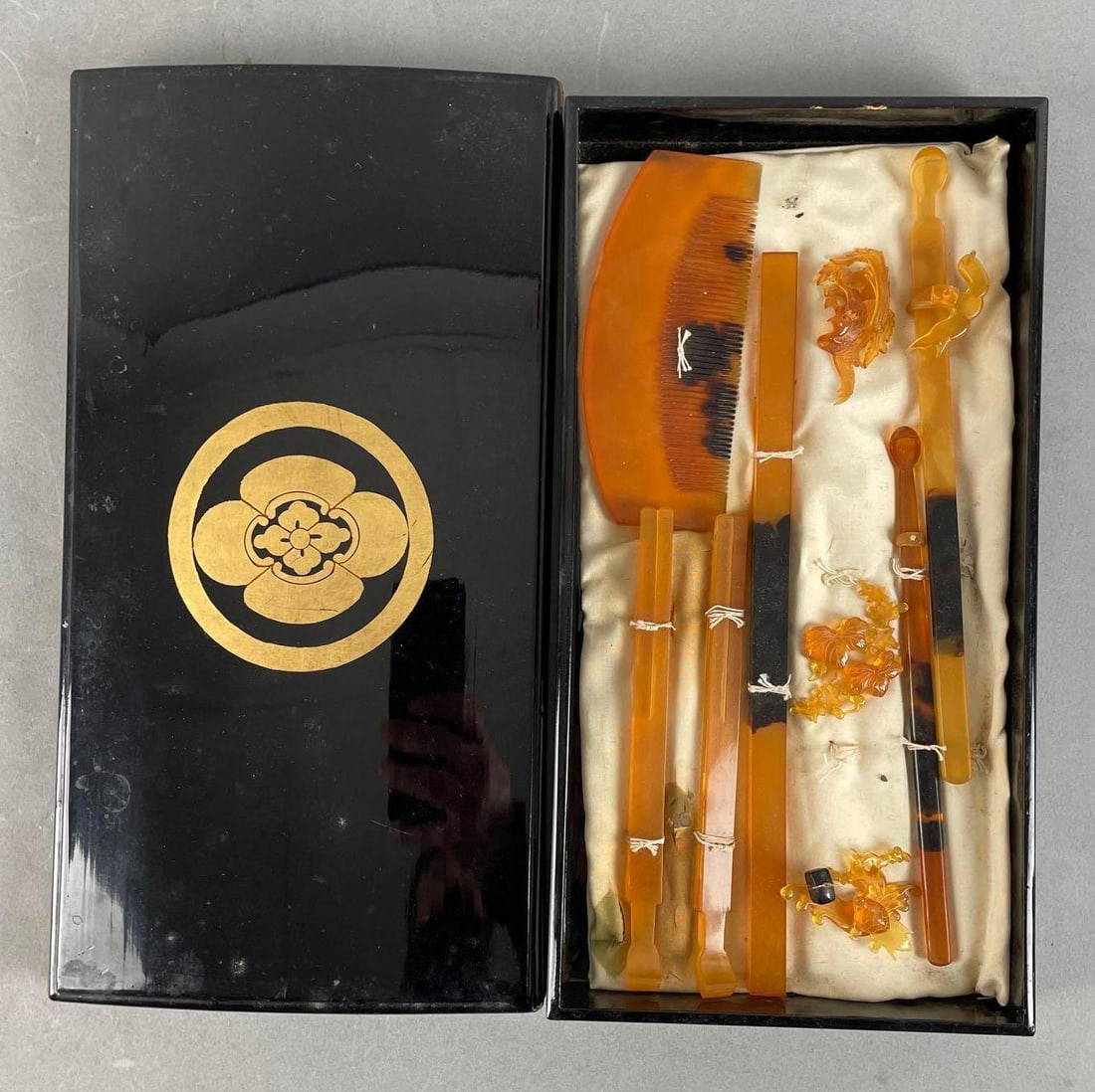 Antique Kanzsashi Japanese Bakelite Hair Accessory Set Auction