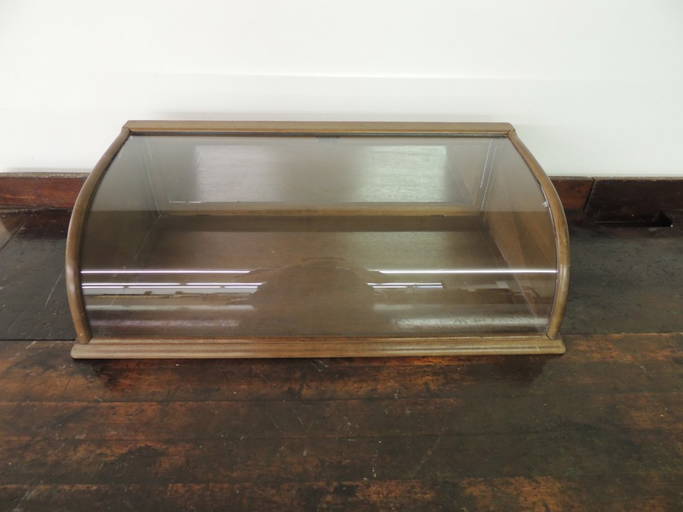 Antique Curved Glass Display Case With Mirrored Back Do