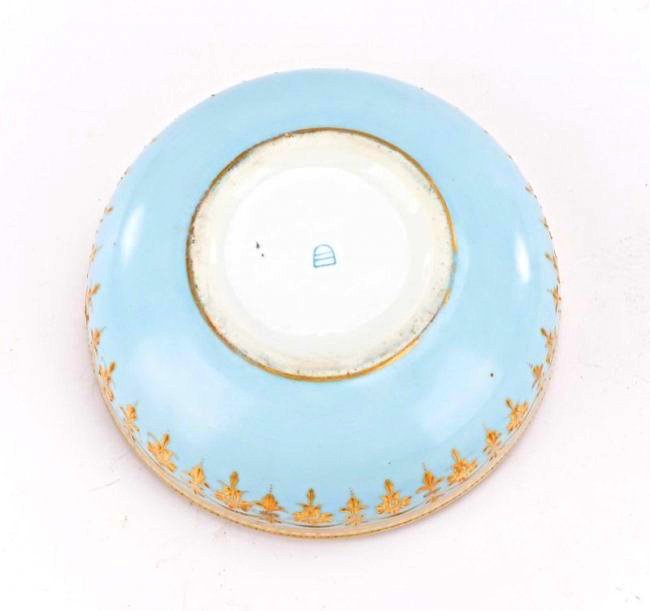 Royal Vienna Style Porcelain Portrait Dresser Box