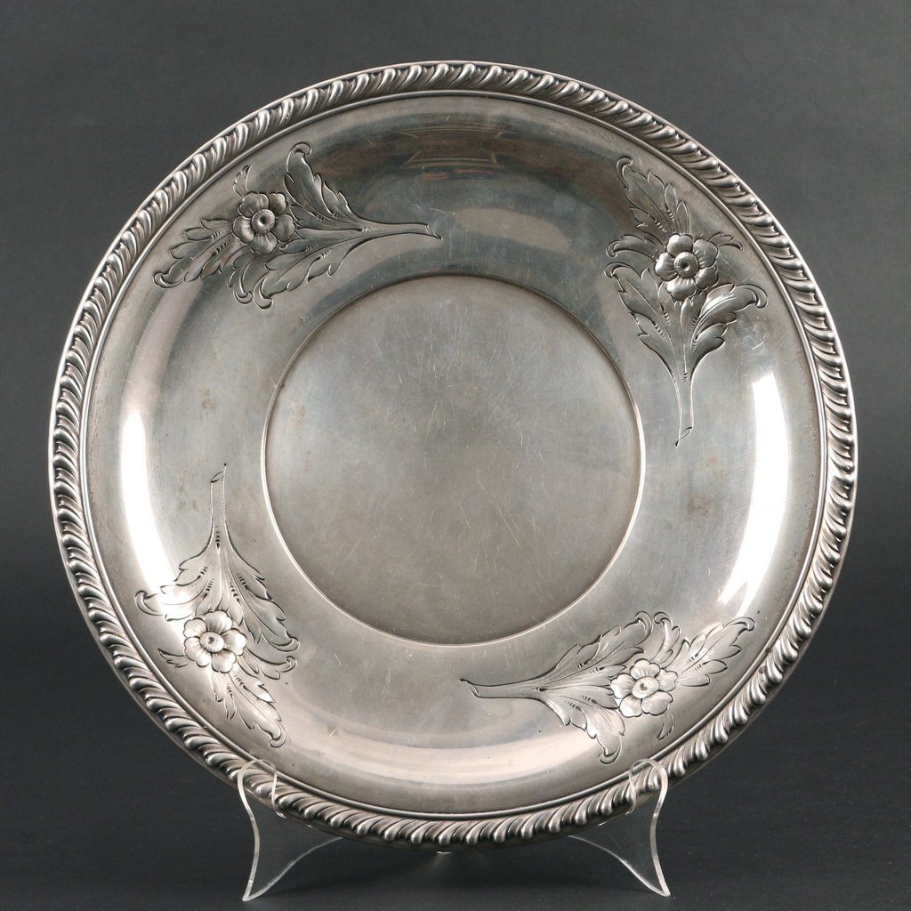 WALLACE STERLING SILVER CAKE PLATE