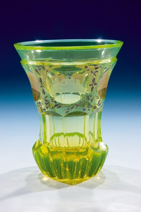 Uranglas Becher German Uranium Glass Spa Beaker