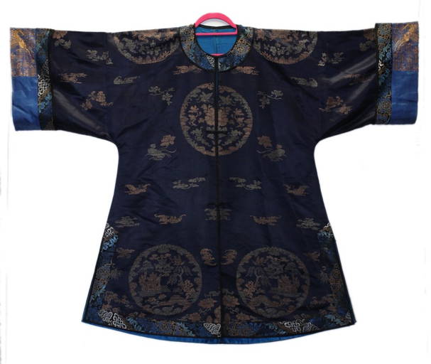 Large Chinese Brocade Robe (qing Dynasty)