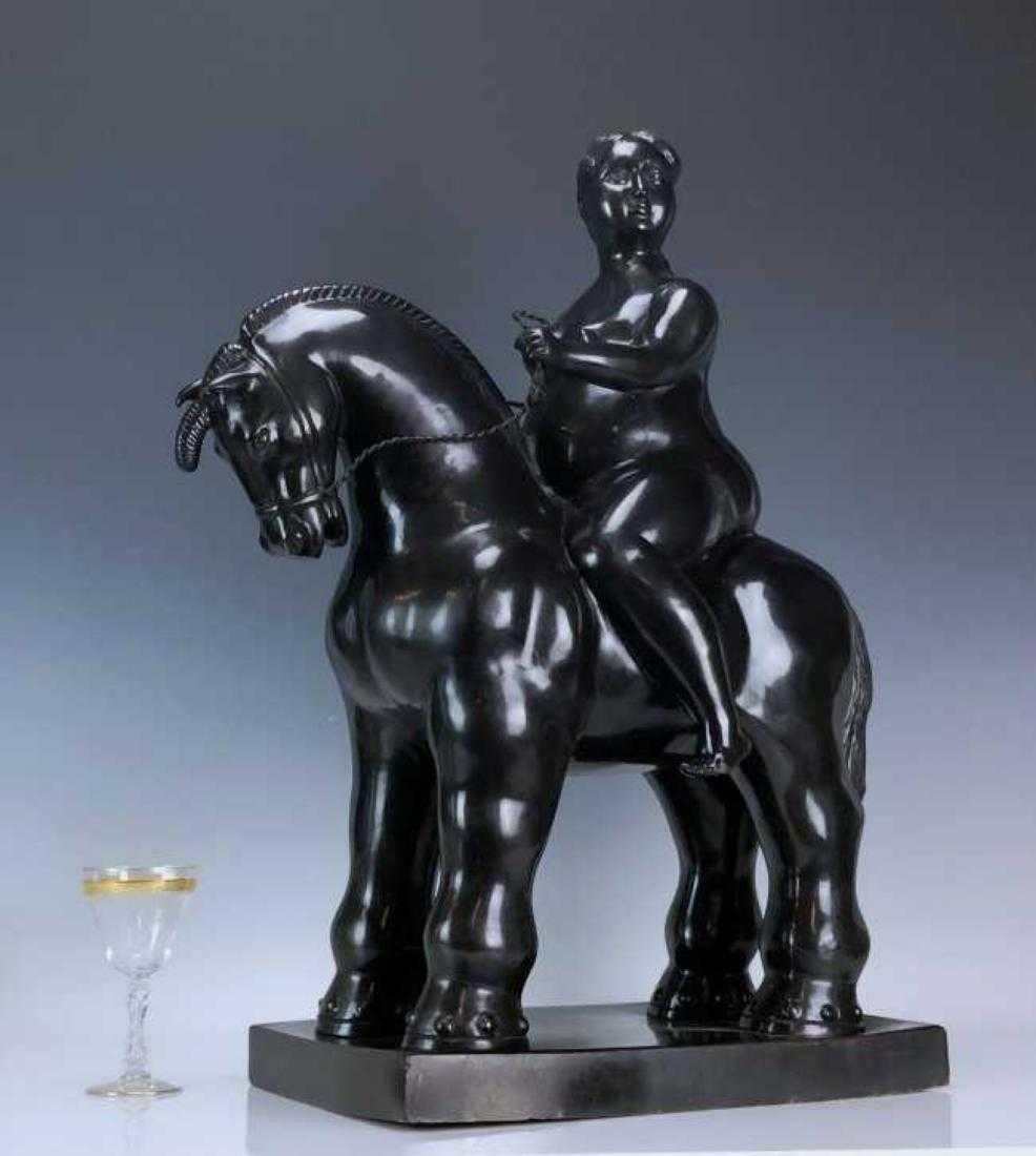 A LARGE SIGNED BOTERO BRONZE SCULPTURE