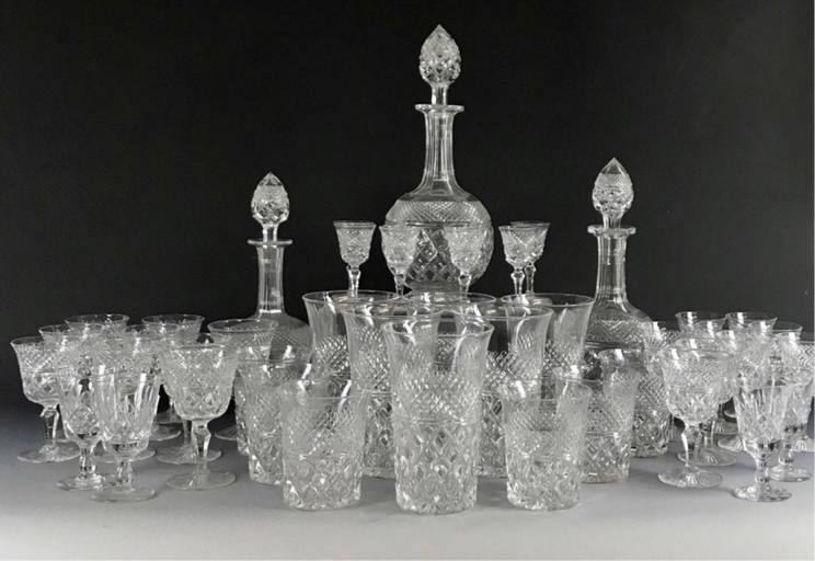 AN EXTENSIVE CUT CRYSTAL DRINKING SET - Nov 20, 2022 | Louvre Antique ...