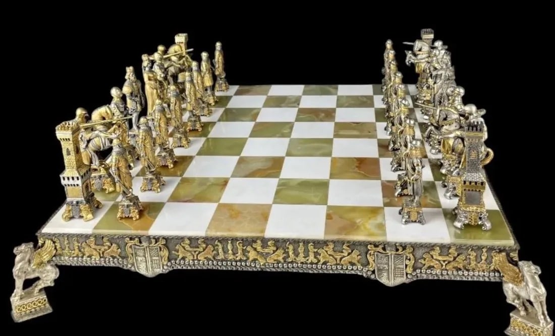 Italian Piero Benzoni Chess Set Auction