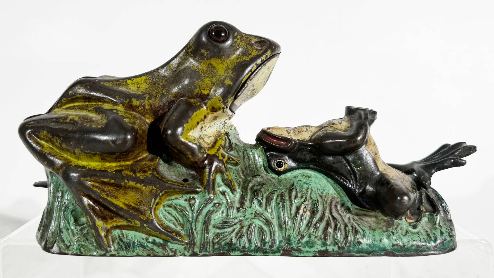 Two Frogs Bank Auction