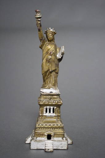 Statue Of Liberty Gold & Silver Architectural Bank