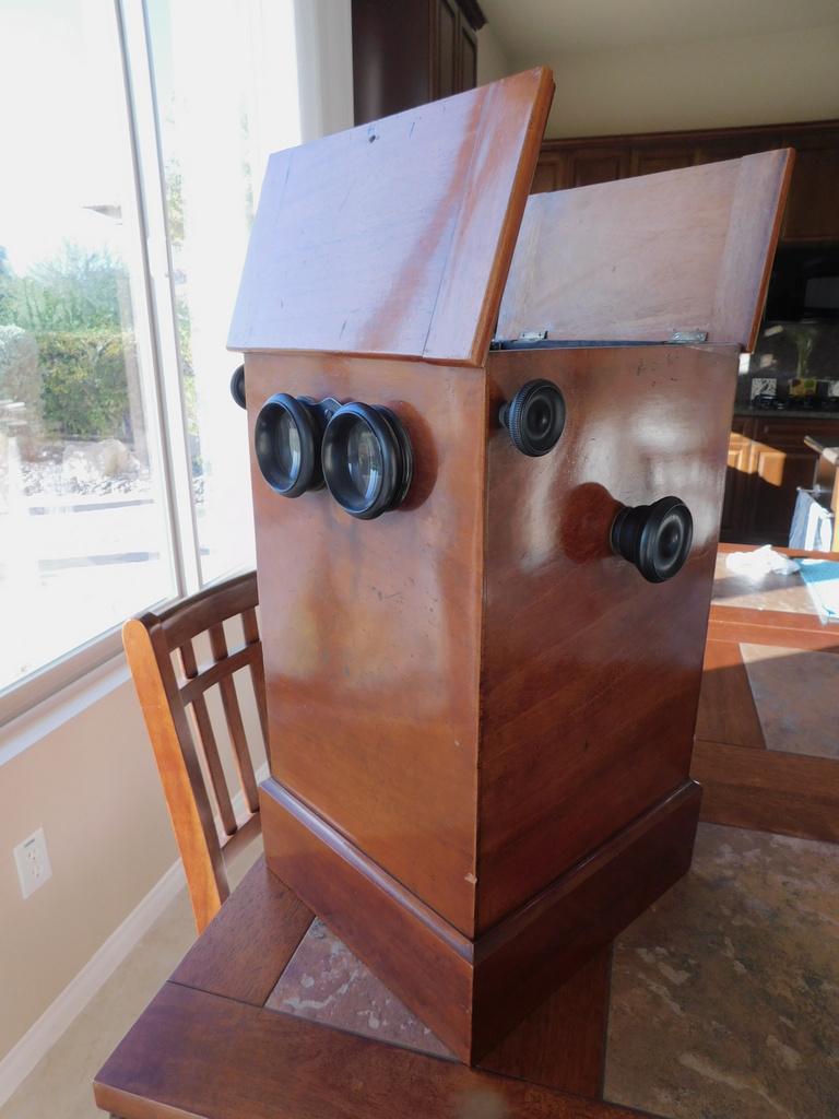 Mahogany Tabletop Stereo Viewer - Nov 02, 2019 | Antiqphoto in CA