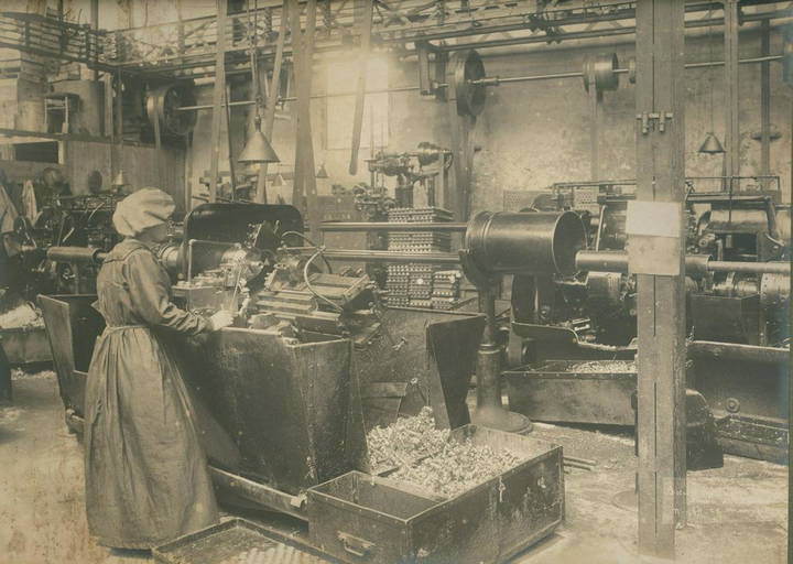 WORLD WAR 1. Women working in French Munitions Factory. - Mar 21, 2020 ...