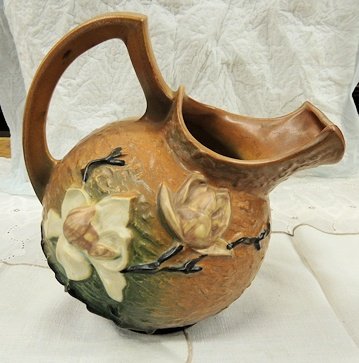 MAGNOLIA ROSEVILLE PITCHER # 132-7
