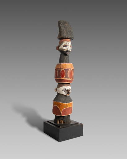 Yaka Figure Congo Wood And Pigments Our Yaka Figure Displays Beautiful ...