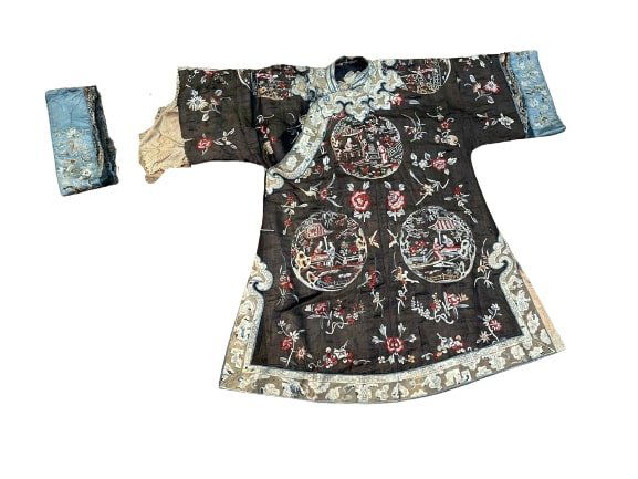 Antique Oriental Embroidered Silk Robe