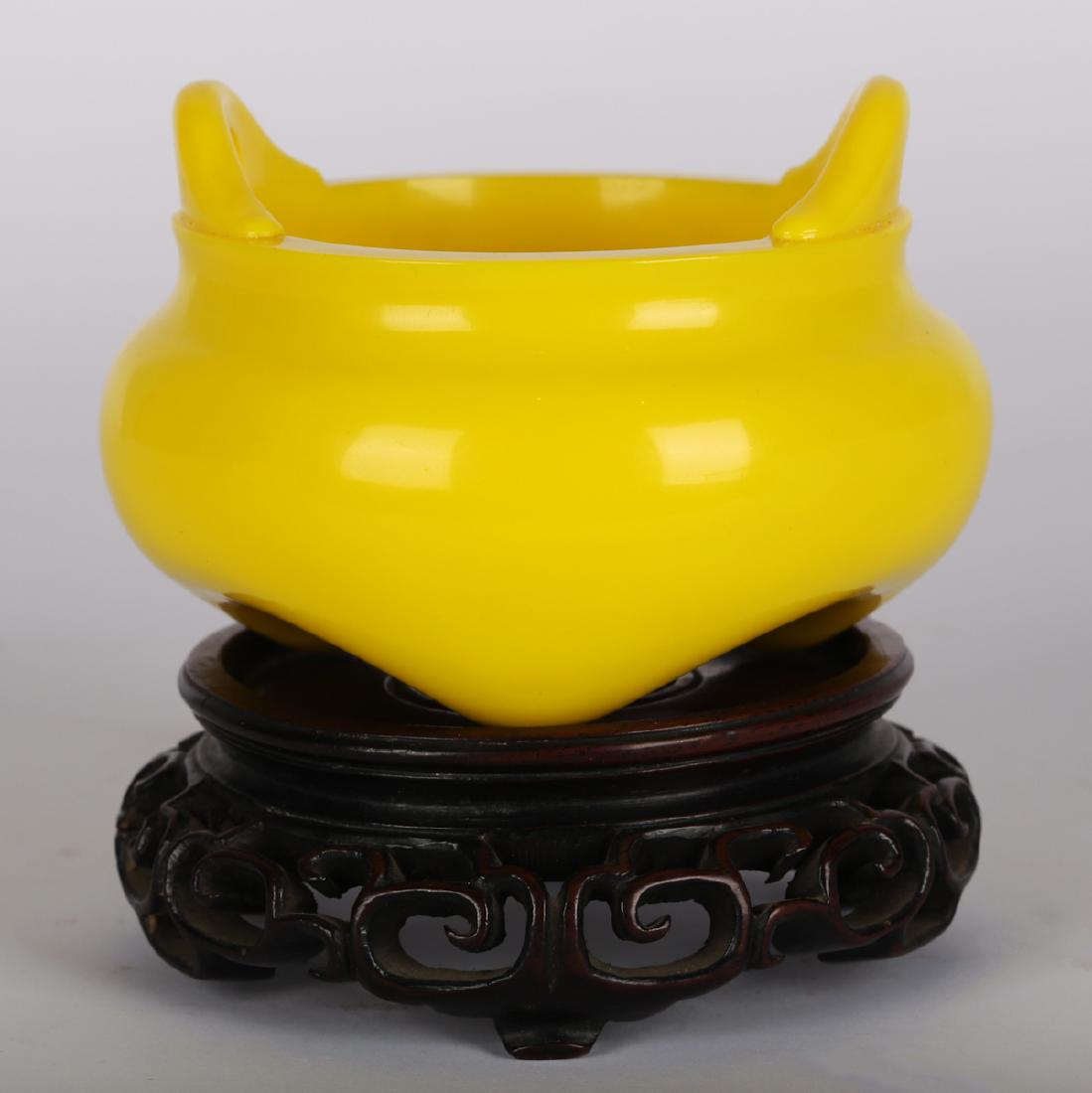CHINESE PEKING GLASS CENSER W/ STAND - May 03, 2019 | Maven Auction in NY