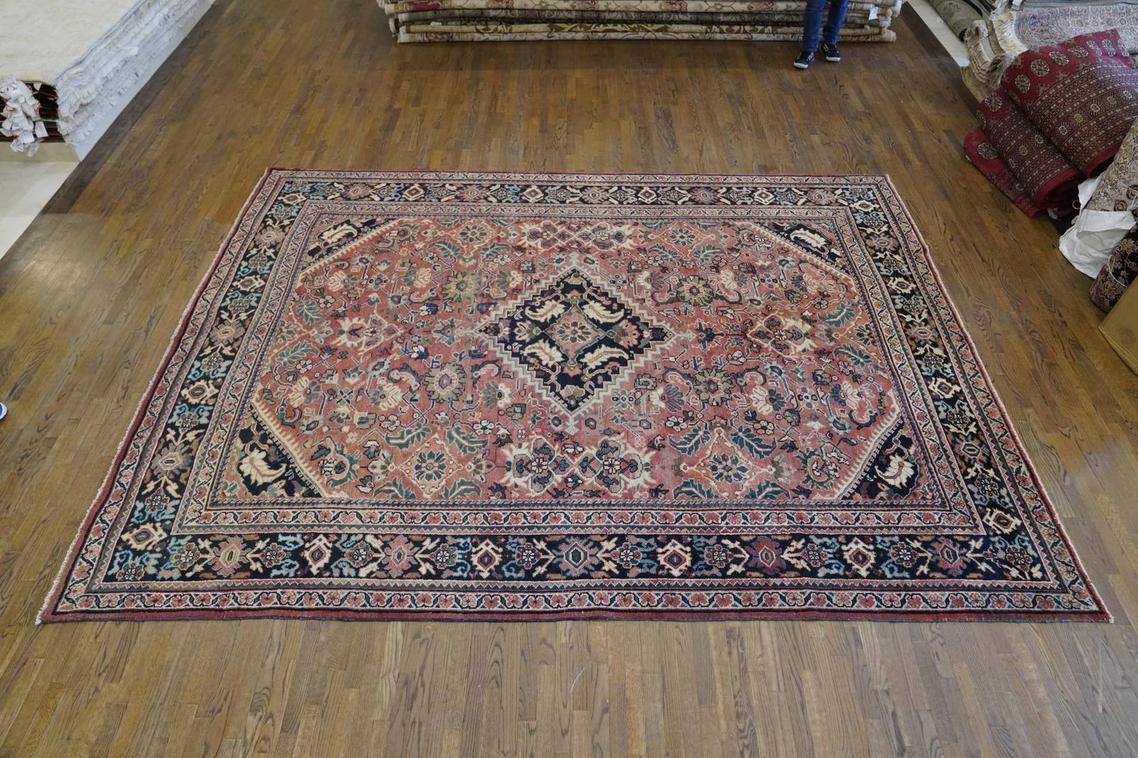 Maha Antique Rug Auction
