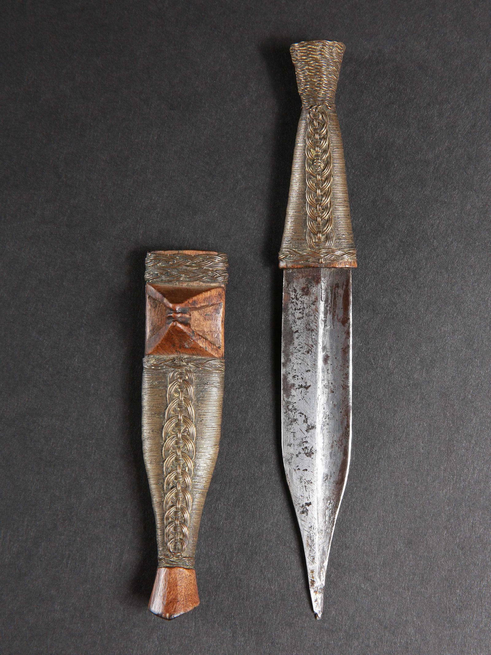 A Shona Miniature Dagger In Sheath, "bakatwa" Auction