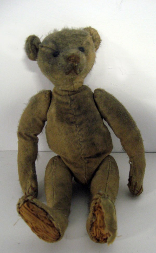 Teddy Bears. 10'' antique Steiff German bear, ca 1910