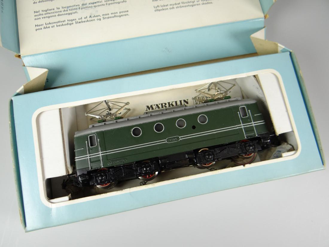 MARKLIN HO GAUGE DB ELECTRIC EXPRESS LOCOMOTIVE 3012 IN
