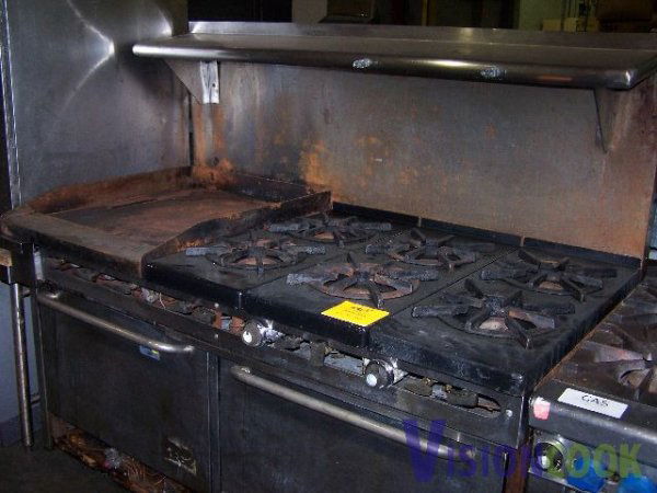 802: Southbend Commercial 6 Burner Range w/ Grill