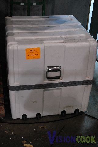 303: Insulated Mobile Storage Container Box