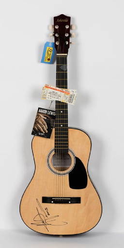 Aaron Lewis Signed Guitar (4)