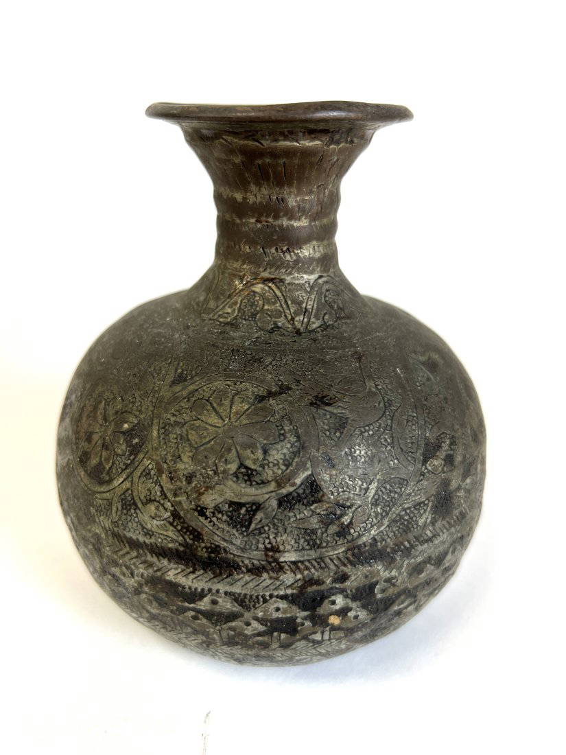 Ancient Bidri Bottle Vase. India Auction