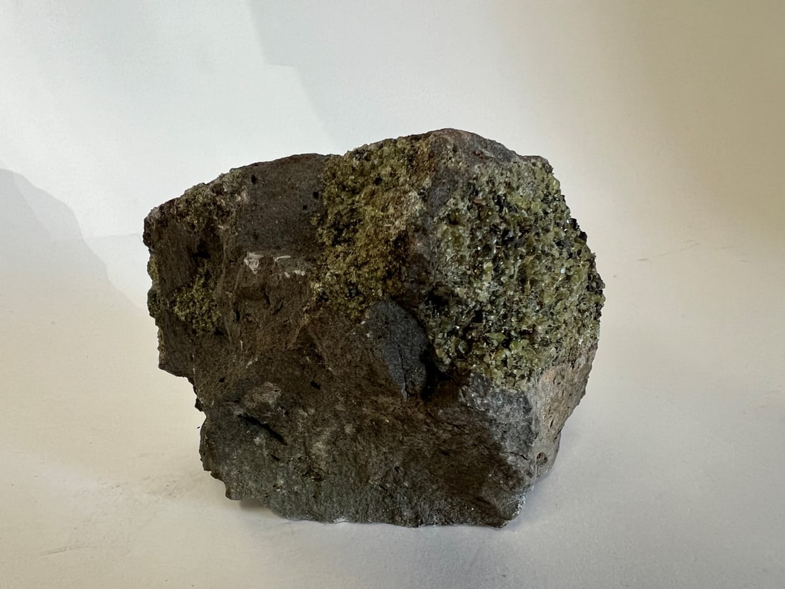 Peridot Crystals In Grey Basalt -arizona Auction