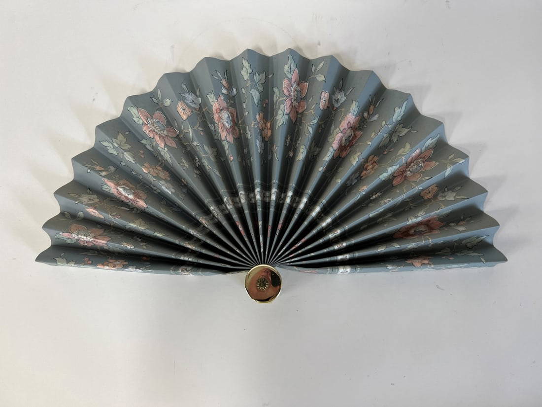 Oriental Fan Auction