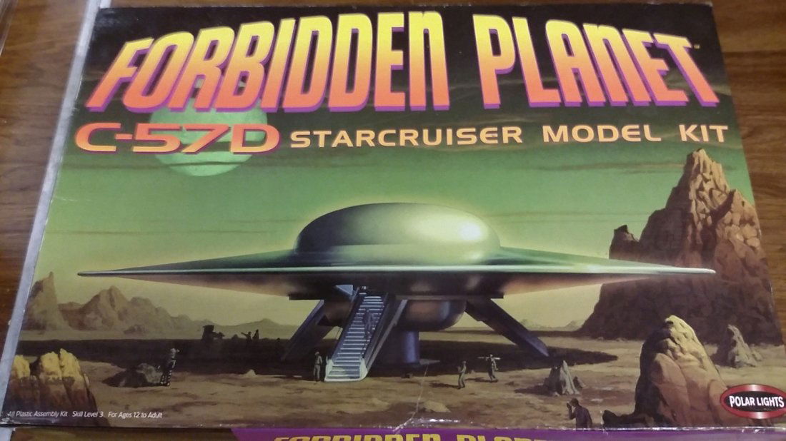 Forbidden Planet C-57D Starcruiser model kit