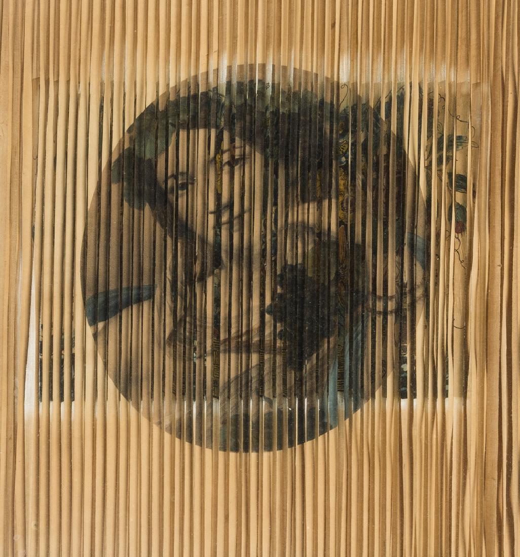 Optical Toy.- A tricenium, or three-way picture, the