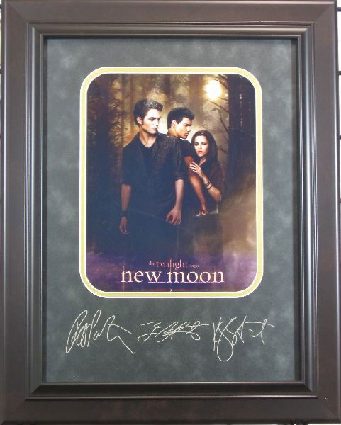 Twilight New Moon Cast with Engraved Signatures