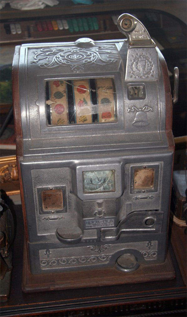 Antique Rock-Ola Slot Machine - As Is - Circa 1930