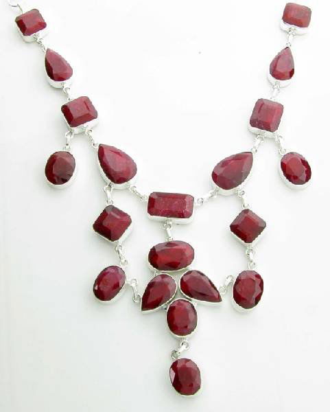 App: 13k 177ct Mixed Cut Ruby & Sterl Silver Necklace